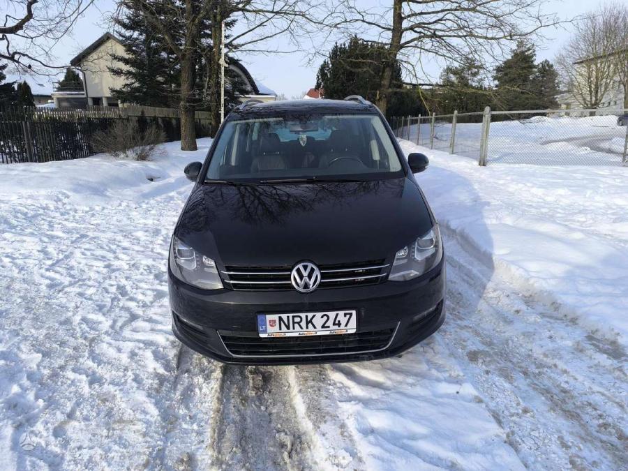 Black Volkswagen Sharan 2011 in Kaunas, with an engine capacity of 1.97 L and mileage of 215 thousand km for 7899 €, photo 2 on AUTOMOTO.COM.LV
