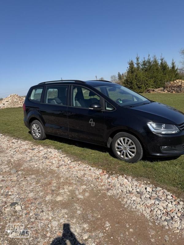 Melns Volkswagen Sharan 2011 Alīta, ar dzinēja tilpumu 2.00 L un nobraukumu 345 tūkst. km par 3800 €, foto 3 vietnē AUTOMOTO.COM.LV