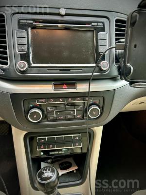 Melns Volkswagen Sharan 2011 Tukums, ar dzinēja tilpumu 2.00 L un nobraukumu 246 tūkst. km par 7500 €, foto 9 vietnē AUTOMOTO.COM.LV