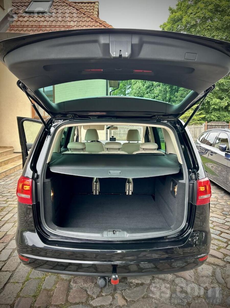 Melns Volkswagen Sharan 2011 Tukums, ar dzinēja tilpumu 2.00 L un nobraukumu 246 tūkst. km par 7500 €, foto 12 vietnē AUTOMOTO.COM.LV