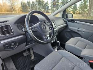 Black Volkswagen Sharan 2011 in Riga, with an engine capacity of 2.00 L and mileage of 179 thousand km for 6900 €, photo 6 on AUTOMOTO.COM.LV