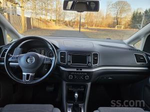 Black Volkswagen Sharan 2011 in Riga, with an engine capacity of 2.00 L and mileage of 179 thousand km for 6900 €, photo 7 on AUTOMOTO.COM.LV