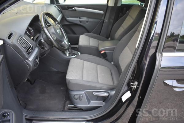 Black Volkswagen Sharan 2011 in Talsi, with an engine capacity of 1.40 L and mileage of 241 thousand km for 7700 €, photo 6 on AUTOMOTO.COM.LV