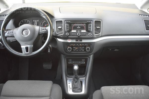Black Volkswagen Sharan 2011 in Talsi, with an engine capacity of 1.40 L and mileage of 241 thousand km for 7700 €, photo 7 on AUTOMOTO.COM.LV