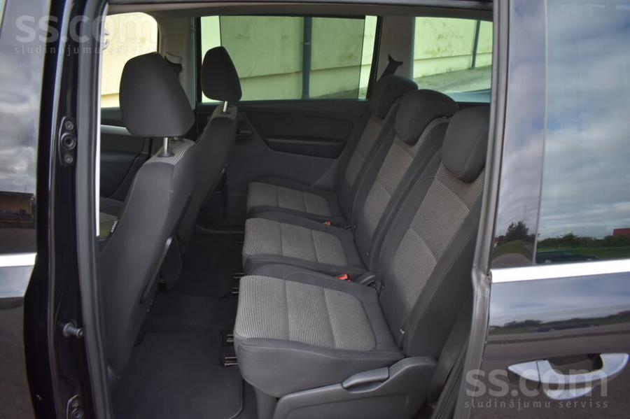 Black Volkswagen Sharan 2011 in Talsi, with an engine capacity of 1.40 L and mileage of 241 thousand km for 7700 €, photo 9 on AUTOMOTO.COM.LV