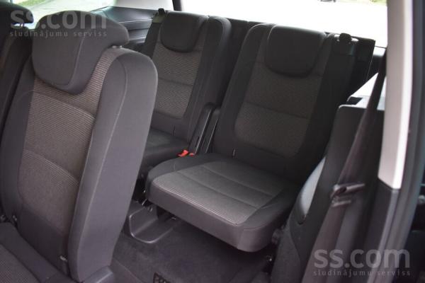 Black Volkswagen Sharan 2011 in Talsi, with an engine capacity of 1.40 L and mileage of 241 thousand km for 7700 €, photo 9 on AUTOMOTO.COM.LV