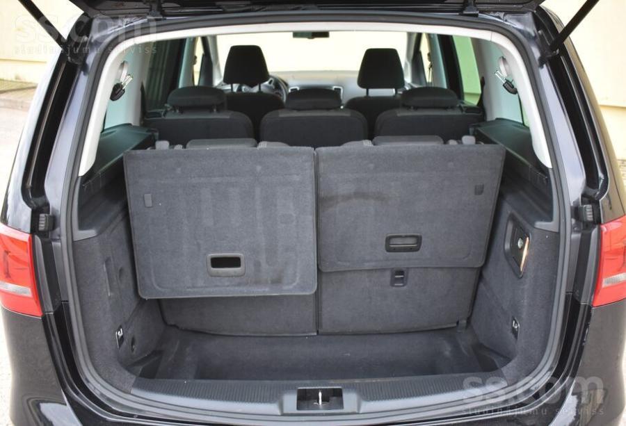 Black Volkswagen Sharan 2011 in Talsi, with an engine capacity of 1.40 L and mileage of 241 thousand km for 7700 €, photo 11 on AUTOMOTO.COM.LV