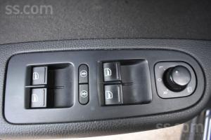 Black Volkswagen Sharan 2011 in Talsi, with an engine capacity of 1.40 L and mileage of 241 thousand km for 7700 €, photo 12 on AUTOMOTO.COM.LV