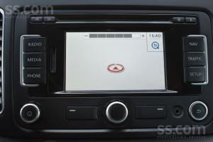 Black Volkswagen Sharan 2011 in Talsi, with an engine capacity of 1.40 L and mileage of 241 thousand km for 7700 €, photo 19 on AUTOMOTO.COM.LV
