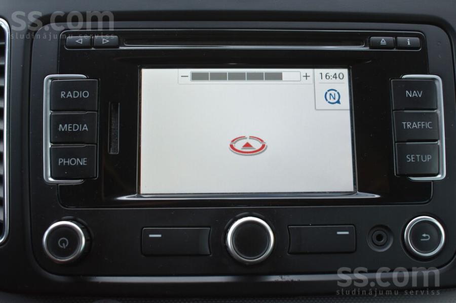 Black Volkswagen Sharan 2011 in Talsi, with an engine capacity of 1.40 L and mileage of 241 thousand km for 7700 €, photo 19 on AUTOMOTO.COM.LV