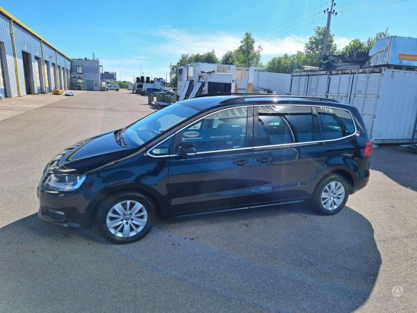 Black Volkswagen Sharan 2011 in Kaunas, with an engine capacity of 1.97 L and mileage of 306 thousand km for 5800 €, photo 1 on AUTOMOTO.COM.LV