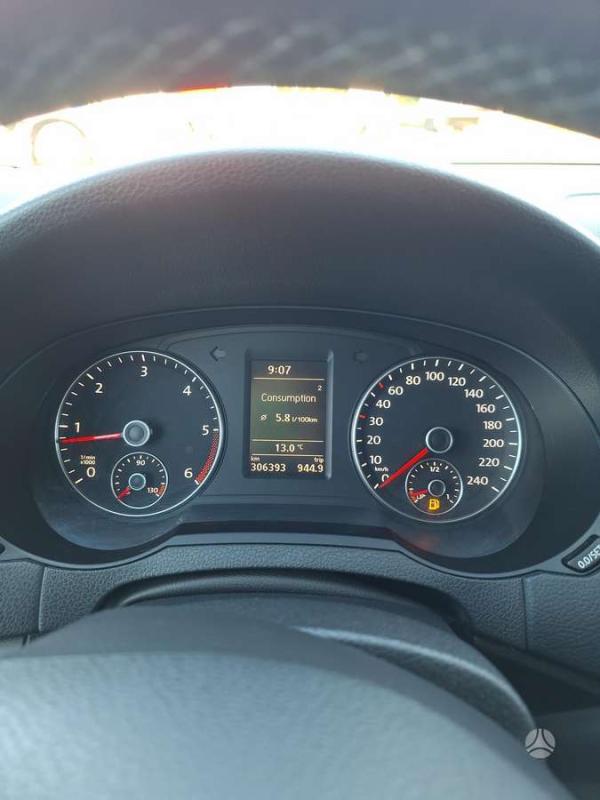 Black Volkswagen Sharan 2011 in Kaunas, with an engine capacity of 1.97 L and mileage of 306 thousand km for 5800 €, photo 5 on AUTOMOTO.COM.LV