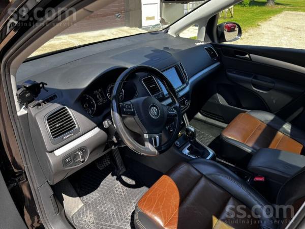 Melns Volkswagen Sharan 2011 Liepāja, ar dzinēja tilpumu 2.00 L un nobraukumu 271 tūkst. km par 7000 €, foto 5 vietnē AUTOMOTO.COM.LV