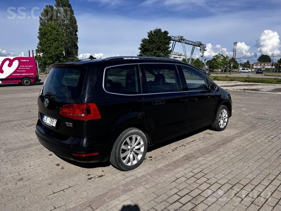 Melns Volkswagen Sharan 2011 Liepāja, ar dzinēja tilpumu 2.00 L un nobraukumu 271 tūkst. km par 7000 €, foto 4 vietnē AUTOMOTO.COM.LV