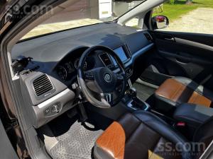 Melns Volkswagen Sharan 2011 Liepāja, ar dzinēja tilpumu 2.00 L un nobraukumu 271 tūkst. km par 7000 €, foto 6 vietnē AUTOMOTO.COM.LV