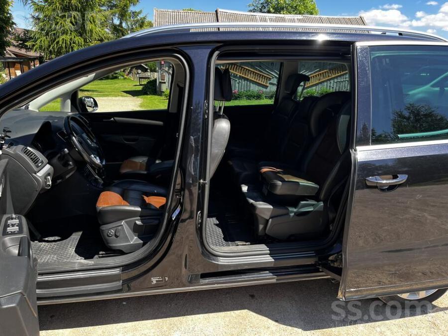 Melns Volkswagen Sharan 2011 Liepāja, ar dzinēja tilpumu 2.00 L un nobraukumu 271 tūkst. km par 7000 €, foto 11 vietnē AUTOMOTO.COM.LV