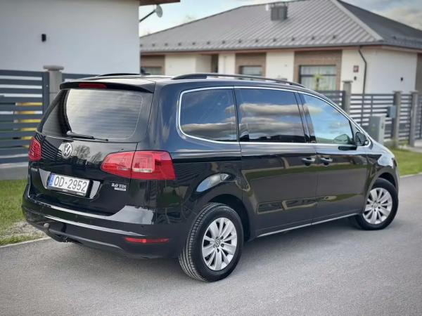 Black Volkswagen Sharan 2011 in Jelgava, with an engine capacity of 2.00 L and mileage of 255 thousand km for 7200 €, photo 5 on AUTOMOTO.COM.LV
