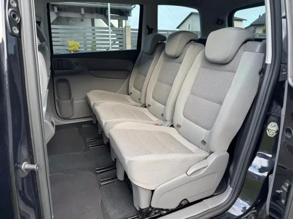 Black Volkswagen Sharan 2011 in Jelgava, with an engine capacity of 2.00 L and mileage of 255 thousand km for 7200 €, photo 9 on AUTOMOTO.COM.LV