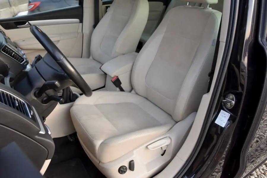 Black Volkswagen Sharan 2011 in Marupe, with an engine capacity of 2.00 L and mileage of 281 thousand km for 6700 €, photo 9 on AUTOMOTO.COM.LV