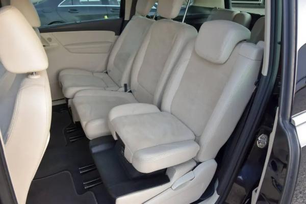 Black Volkswagen Sharan 2011 in Marupe, with an engine capacity of 2.00 L and mileage of 281 thousand km for 6700 €, photo 9 on AUTOMOTO.COM.LV