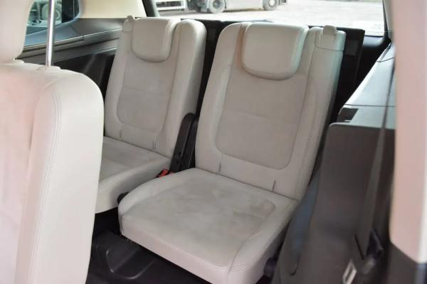 Black Volkswagen Sharan 2011 in Marupe, with an engine capacity of 2.00 L and mileage of 281 thousand km for 6700 €, photo 10 on AUTOMOTO.COM.LV