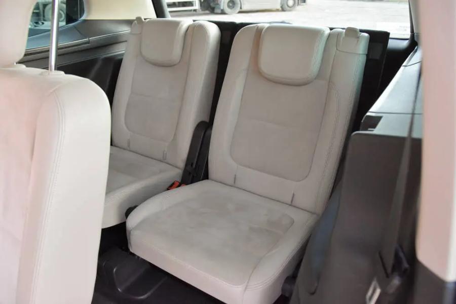 Black Volkswagen Sharan 2011 in Marupe, with an engine capacity of 2.00 L and mileage of 281 thousand km for 6700 €, photo 11 on AUTOMOTO.COM.LV