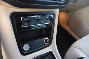 Black Volkswagen Sharan 2011 in Marupe, with an engine capacity of 2.00 L and mileage of 281 thousand km for 6700 €, photo 14 on AUTOMOTO.COM.LV