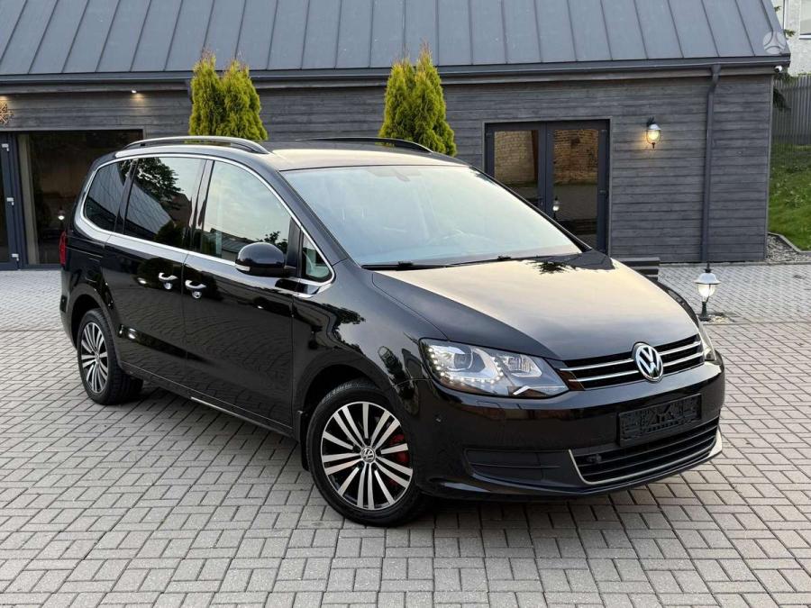 Black Volkswagen Sharan 2011 in Kedainiai, with an engine capacity of 1.97 L and mileage of 295 thousand km for 7950 €, photo 5 on AUTOMOTO.COM.LV