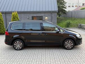 Black Volkswagen Sharan 2011 in Kedainiai, with an engine capacity of 1.97 L and mileage of 295 thousand km for 7950 €, photo 8 on AUTOMOTO.COM.LV