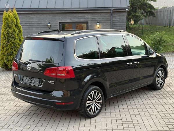 Black Volkswagen Sharan 2011 in Kedainiai, with an engine capacity of 1.97 L and mileage of 295 thousand km for 7950 €, photo 9 on AUTOMOTO.COM.LV