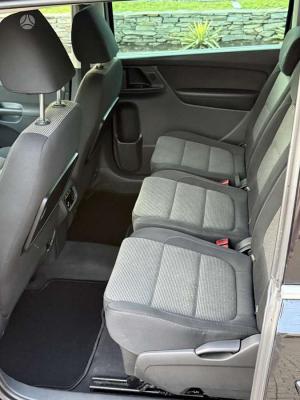 Black Volkswagen Sharan 2011 in Kedainiai, with an engine capacity of 1.97 L and mileage of 295 thousand km for 7950 €, photo 18 on AUTOMOTO.COM.LV