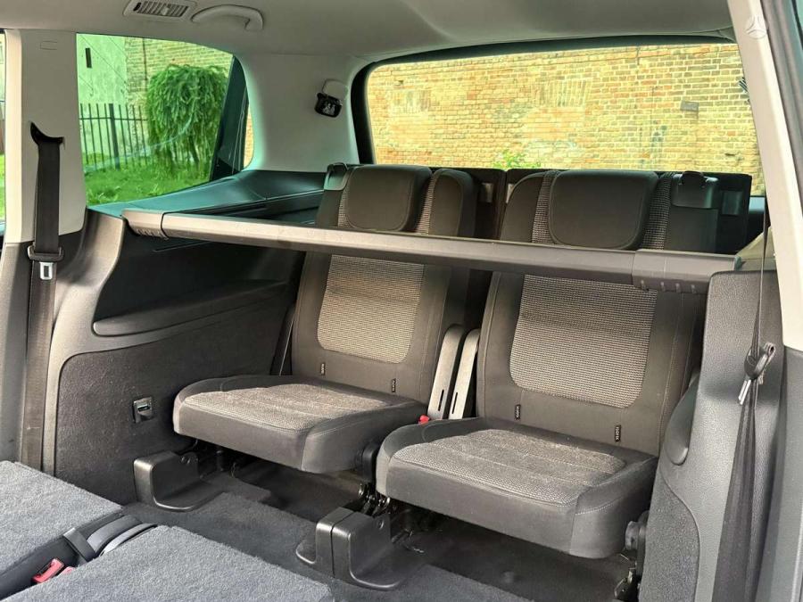 Black Volkswagen Sharan 2011 in Kedainiai, with an engine capacity of 1.97 L and mileage of 295 thousand km for 7950 €, photo 21 on AUTOMOTO.COM.LV