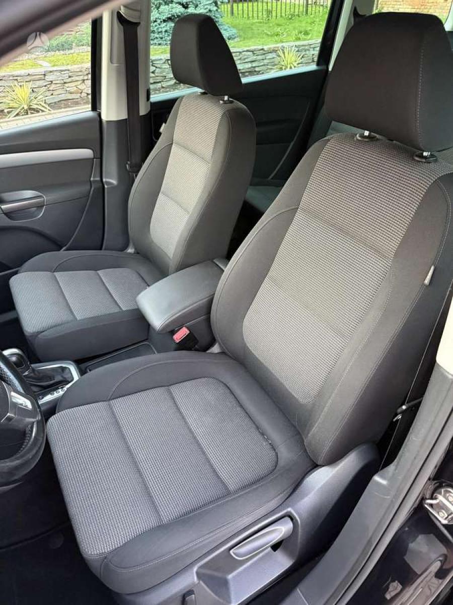 Black Volkswagen Sharan 2011 in Kedainiai, with an engine capacity of 1.97 L and mileage of 295 thousand km for 7950 €, photo 22 on AUTOMOTO.COM.LV