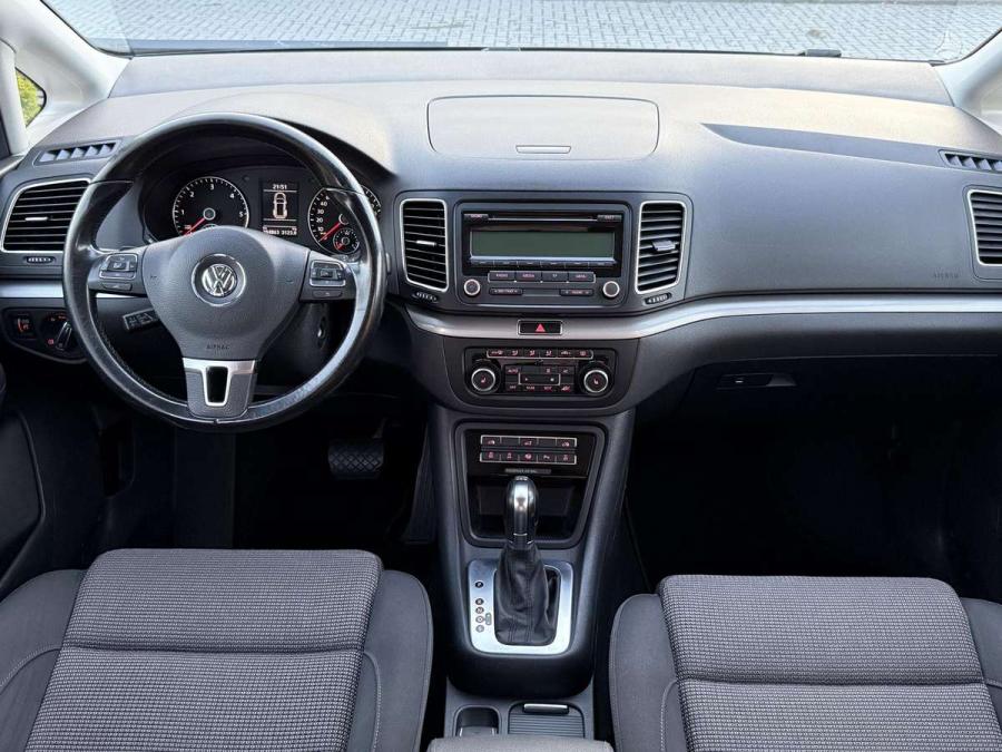 Black Volkswagen Sharan 2011 in Kedainiai, with an engine capacity of 1.97 L and mileage of 295 thousand km for 7950 €, photo 24 on AUTOMOTO.COM.LV