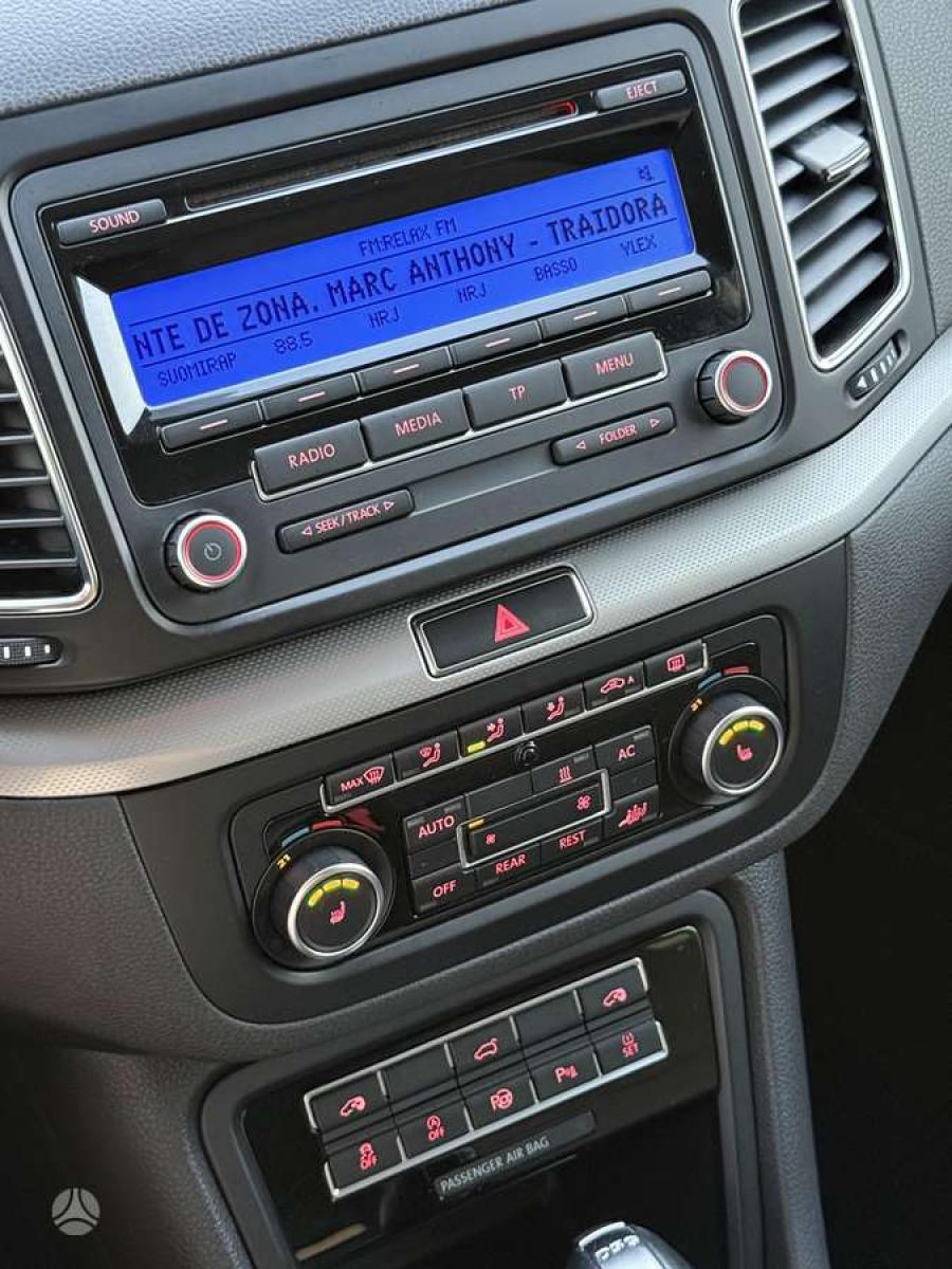 Black Volkswagen Sharan 2011 in Kedainiai, with an engine capacity of 1.97 L and mileage of 295 thousand km for 7950 €, photo 26 on AUTOMOTO.COM.LV