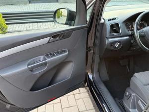 Black Volkswagen Sharan 2011 in Kedainiai, with an engine capacity of 1.97 L and mileage of 295 thousand km for 7950 €, photo 31 on AUTOMOTO.COM.LV