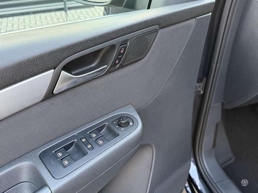 Black Volkswagen Sharan 2011 in Kedainiai, with an engine capacity of 1.97 L and mileage of 295 thousand km for 7950 €, photo 32 on AUTOMOTO.COM.LV