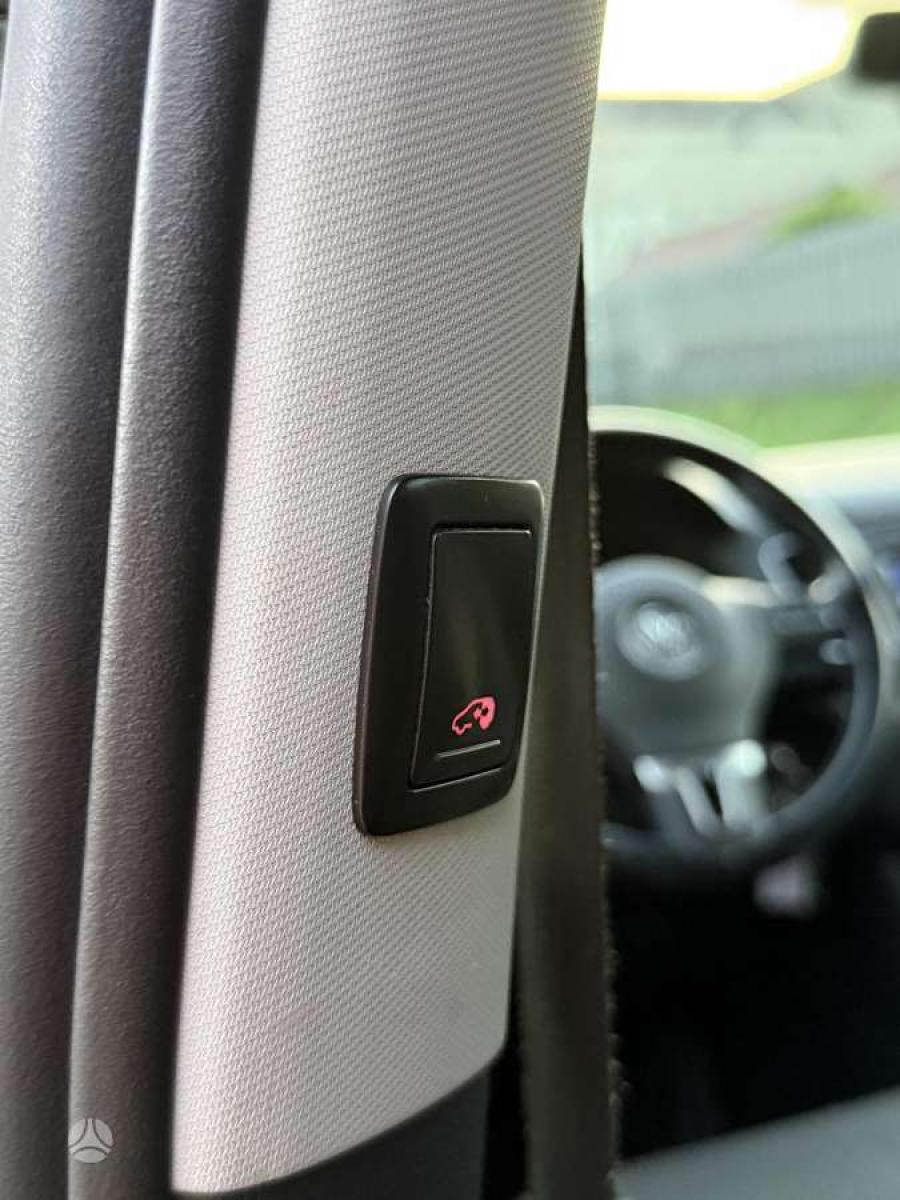 Black Volkswagen Sharan 2011 in Kedainiai, with an engine capacity of 1.97 L and mileage of 295 thousand km for 7950 €, photo 34 on AUTOMOTO.COM.LV