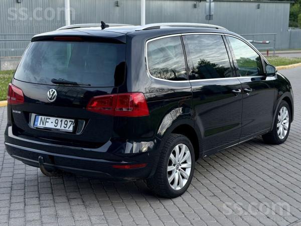 Black Volkswagen Sharan 2011 in Riga, with an engine capacity of 2.00 L and mileage of 315 thousand km for 6500 €, photo 5 on AUTOMOTO.COM.LV