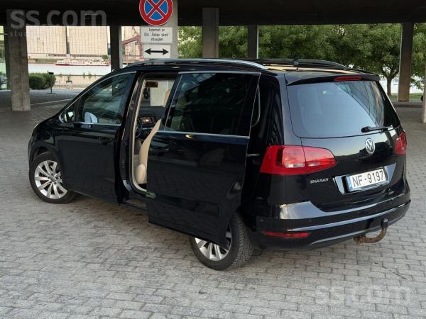 Black Volkswagen Sharan 2011 in Riga, with an engine capacity of 2.00 L and mileage of 315 thousand km for 6500 €, photo 7 on AUTOMOTO.COM.LV