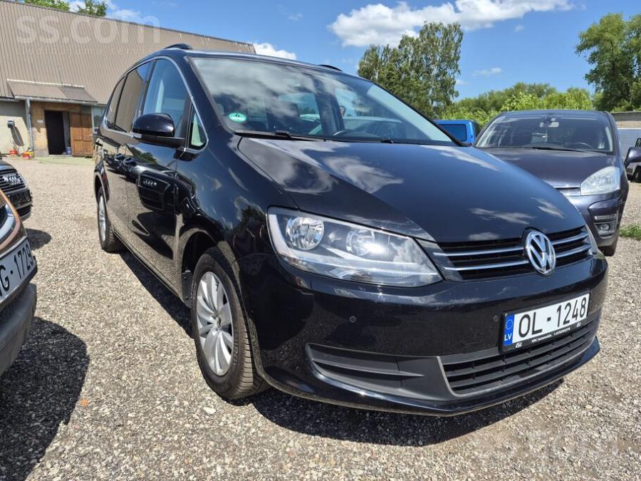Melns Volkswagen Sharan 2011 Daugavpils, ar dzinēja tilpumu 2.00 L un nobraukumu 0 tūkst. km par 7250 €, foto 4 vietnē AUTOMOTO.COM.LV