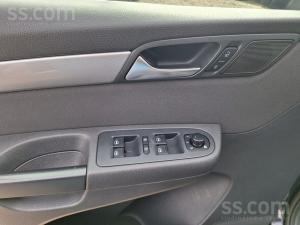 Melns Volkswagen Sharan 2011 Daugavpils, ar dzinēja tilpumu 2.00 L un nobraukumu 0 tūkst. km par 7250 €, foto 10 vietnē AUTOMOTO.COM.LV