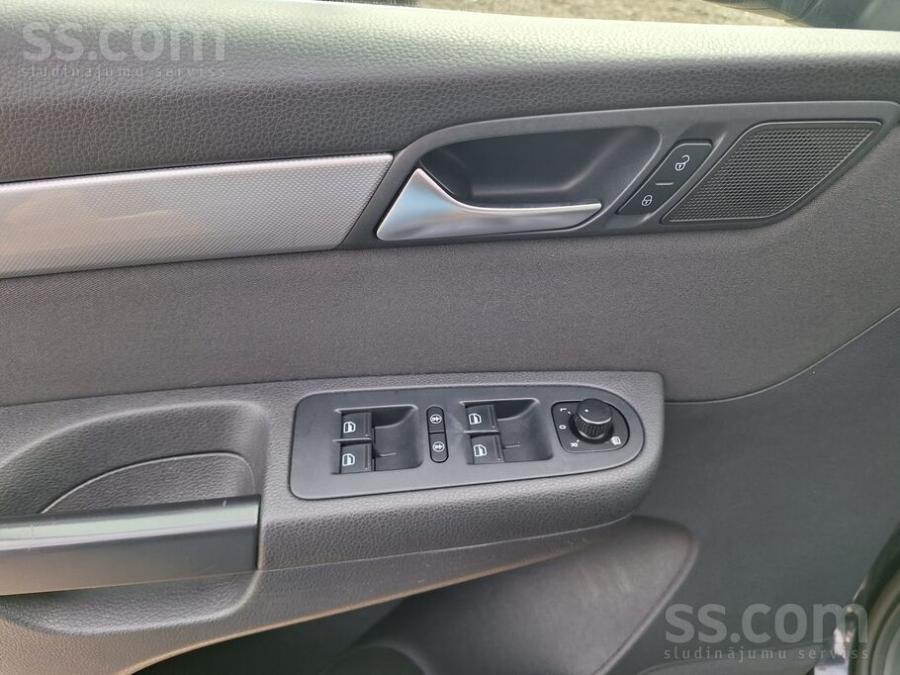 Melns Volkswagen Sharan 2011 Daugavpils, ar dzinēja tilpumu 2.00 L un nobraukumu 0 tūkst. km par 7250 €, foto 10 vietnē AUTOMOTO.COM.LV
