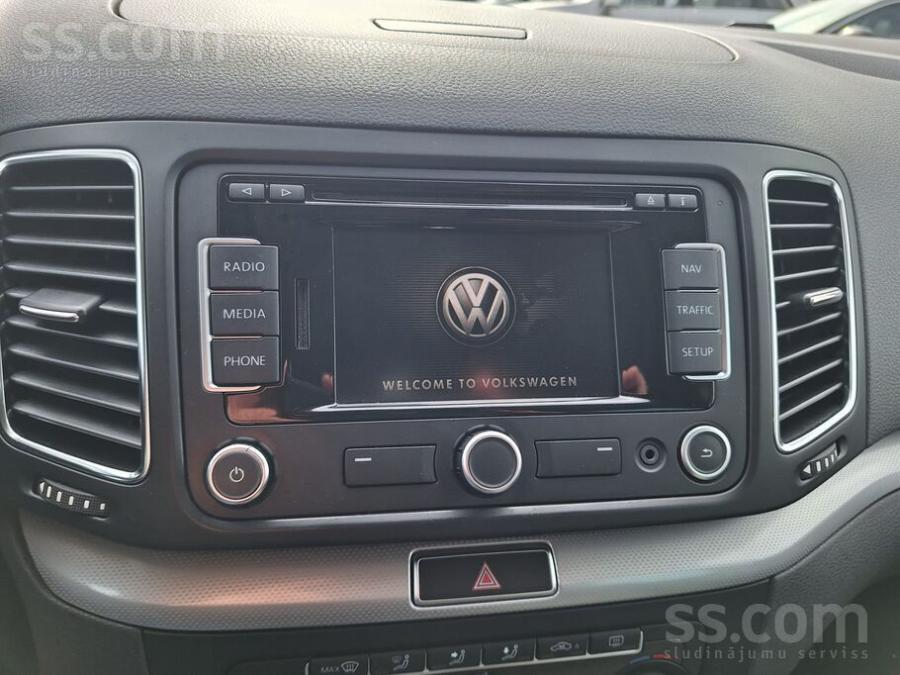 Melns Volkswagen Sharan 2011 Daugavpils, ar dzinēja tilpumu 2.00 L un nobraukumu 0 tūkst. km par 7250 €, foto 16 vietnē AUTOMOTO.COM.LV
