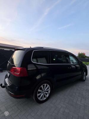 Black Volkswagen Sharan 2011 in Klaipeda, with an engine capacity of 1.97 L and mileage of 175 thousand km for 9200 €, photo 4 on AUTOMOTO.COM.LV