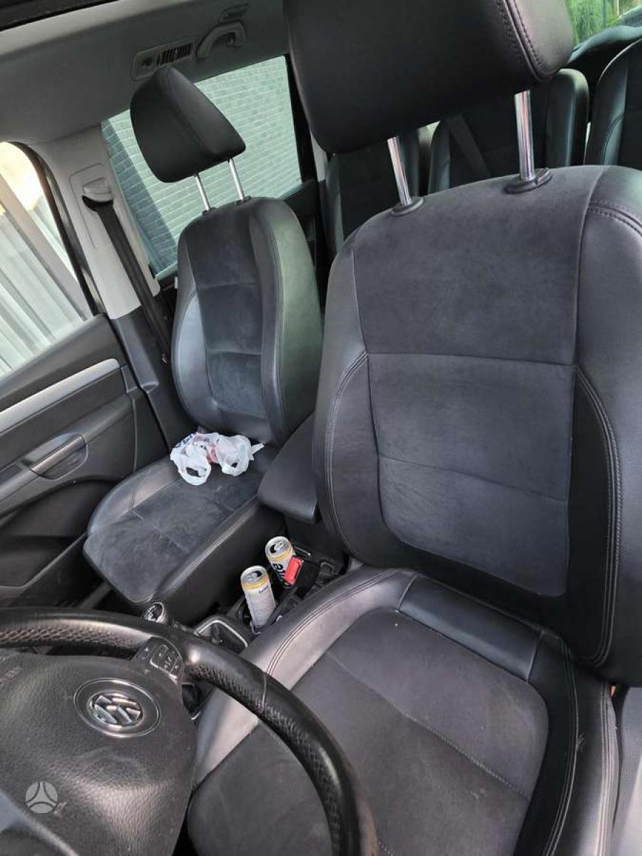 Black Volkswagen Sharan 2011 in Klaipeda, with an engine capacity of 1.97 L and mileage of 175 thousand km for 9200 €, photo 5 on AUTOMOTO.COM.LV