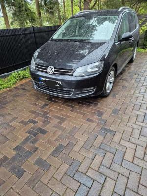 Black Volkswagen Sharan 2011 in Vilnius, with an engine capacity of 1.97 L and mileage of 338 thousand km for 8200 €, photo 9 on AUTOMOTO.COM.LV