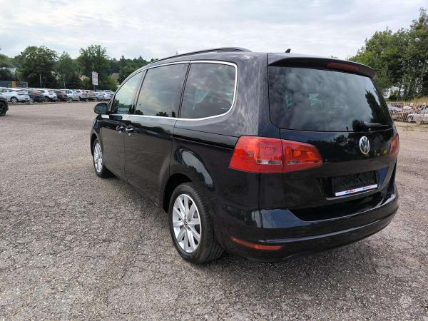 Melns Volkswagen Sharan 2011 Alīta, ar dzinēja tilpumu 1.97 L un nobraukumu 269 tūkst. km par 7900 €, foto 4 vietnē AUTOMOTO.COM.LV