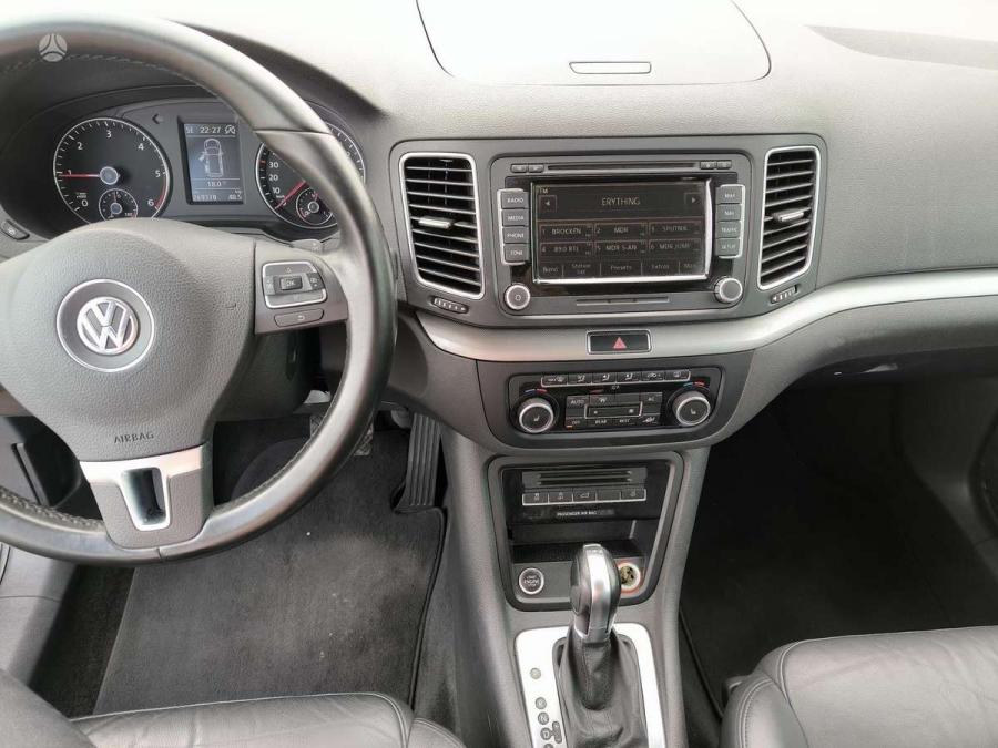 Melns Volkswagen Sharan 2011 Alīta, ar dzinēja tilpumu 1.97 L un nobraukumu 269 tūkst. km par 7900 €, foto 20 vietnē AUTOMOTO.COM.LV