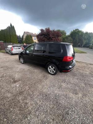Melns Volkswagen Sharan 2011 Raseiniai, ar dzinēja tilpumu 1.97 L un nobraukumu 259 tūkst. km par 6990 €, foto 4 vietnē AUTOMOTO.COM.LV